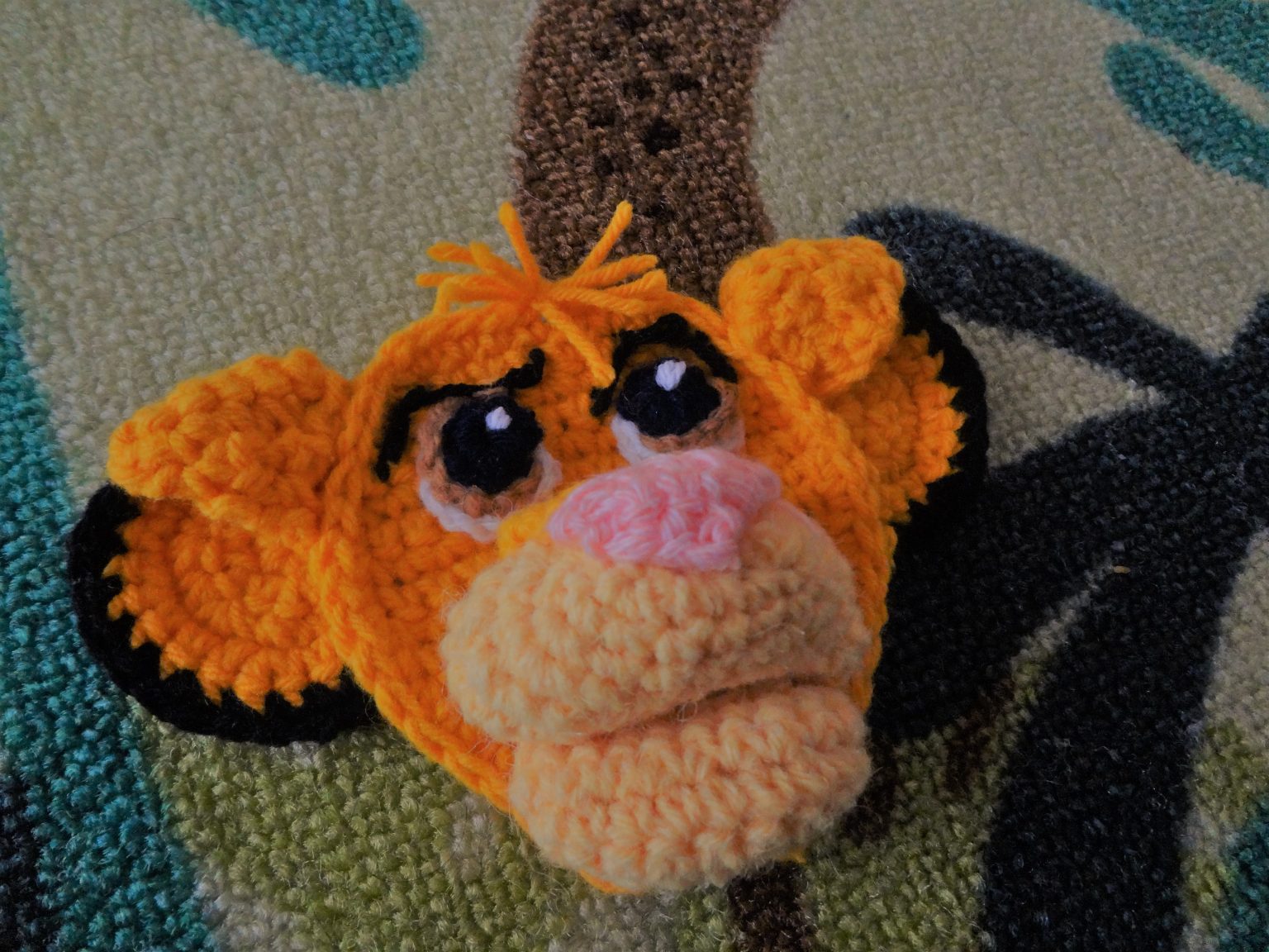 Crochet Simba applique - free pattern - hellostitches xo